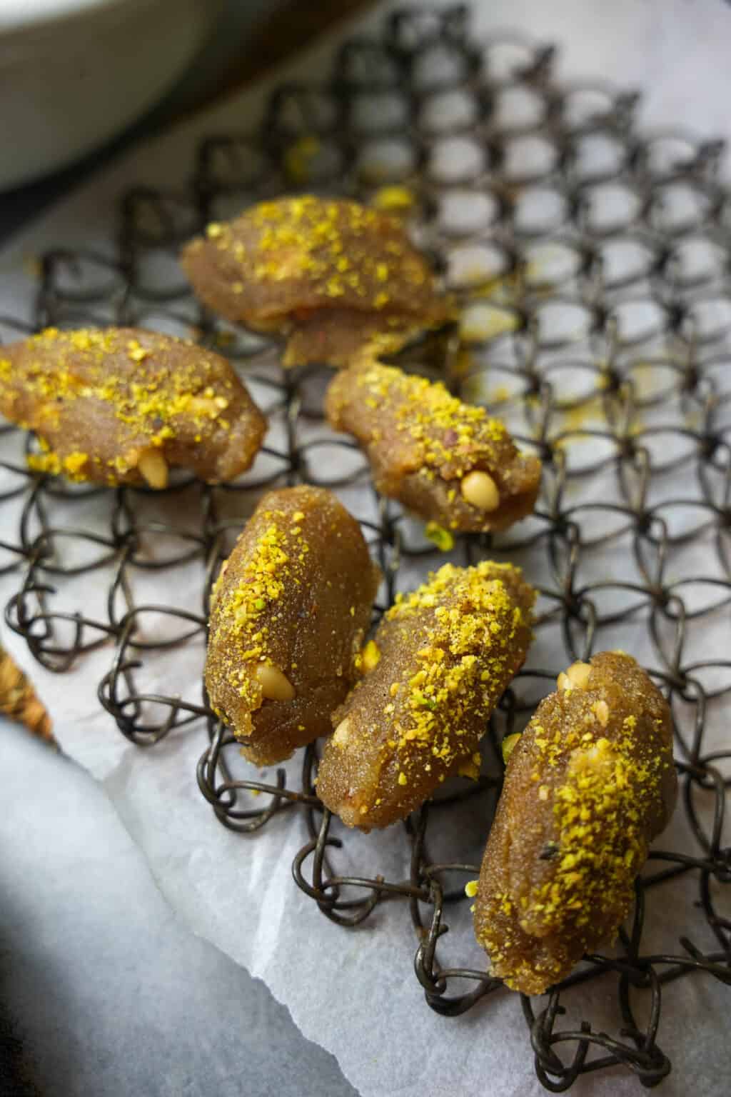 Irmik Helvasi (Vegan Turkish Semolina Halva)