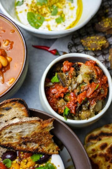 Şakşuka (Turkish Eggplant Shakshuka Recipe)