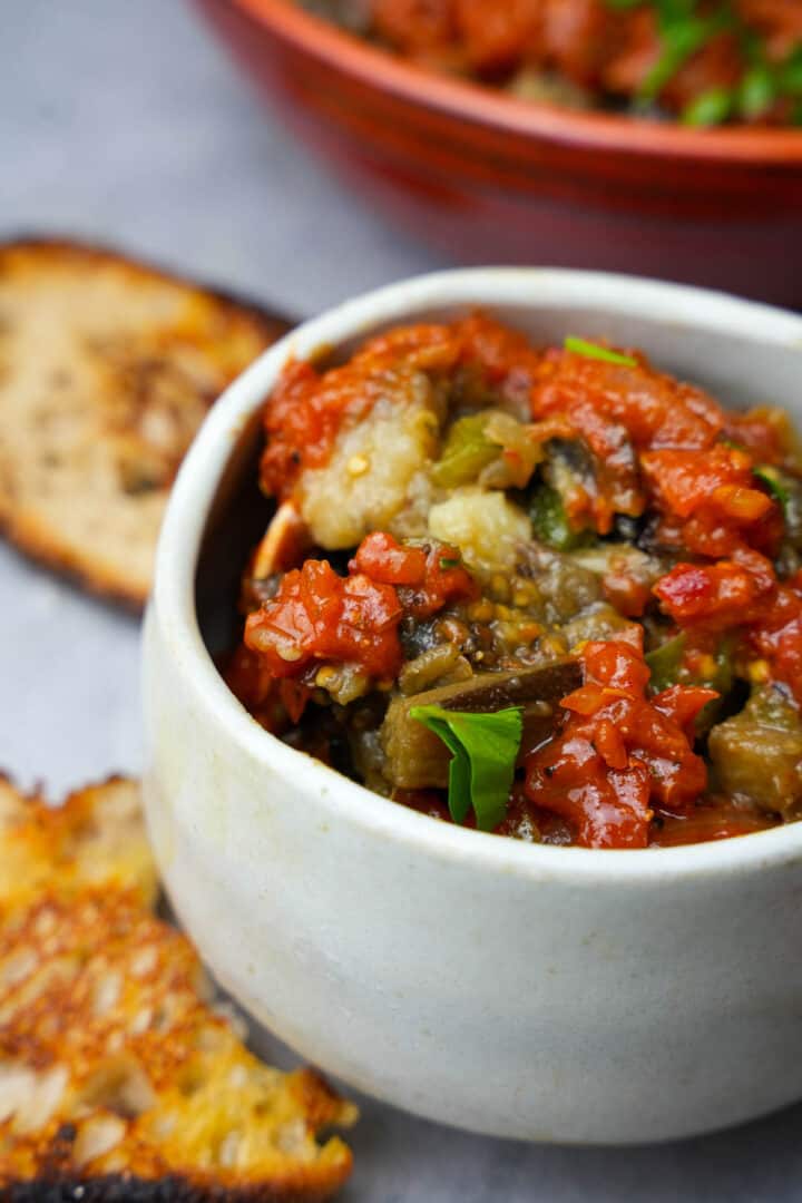 Şakşuka (Turkish Eggplant Shakshuka Recipe)