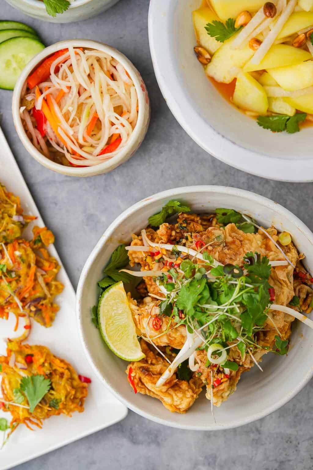 Tempe Mendoan (Indonesian Fried Tempeh with Chili Sauce)