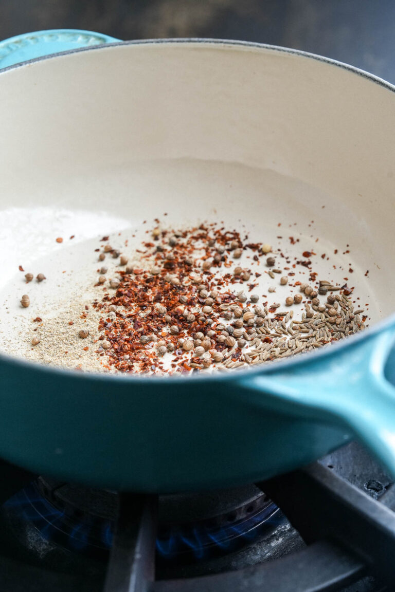 Zhoug (Yemeni Spicy Herb Sauce - AKA Skhug & Zhug) - Cinnamon Snail