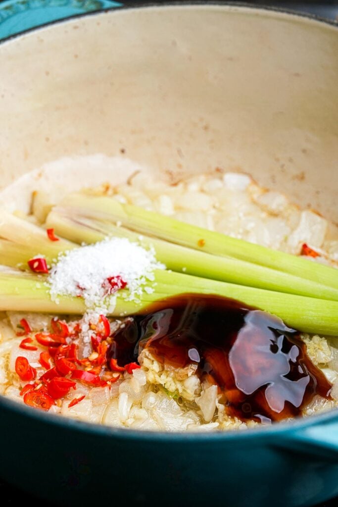 Best Laing Recipe (Filipino Taro leaves in Coconut Milk) - Cinnamon Snail