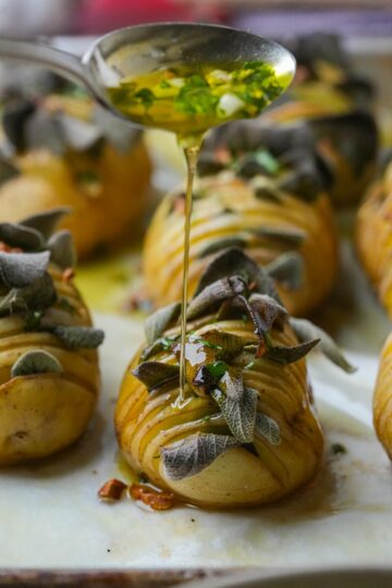 Hasselback Potatoes Recipe with Garlic and Sage